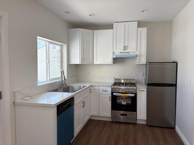 9735 Lev Ave, Los Angeles, CA 91331