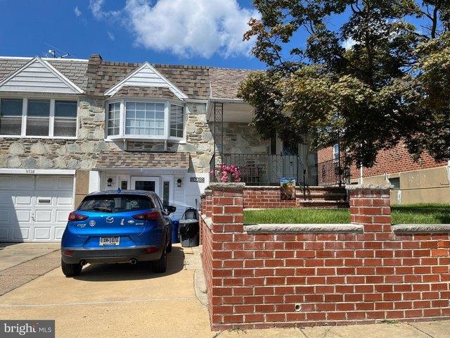 9730 Chapelcroft St, Philadelphia, PA 19115
