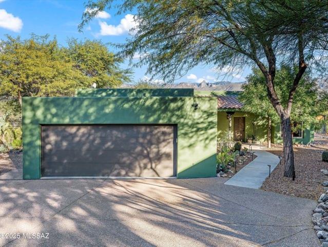 9731 E Kleindale Rd, Tucson, AZ 85749