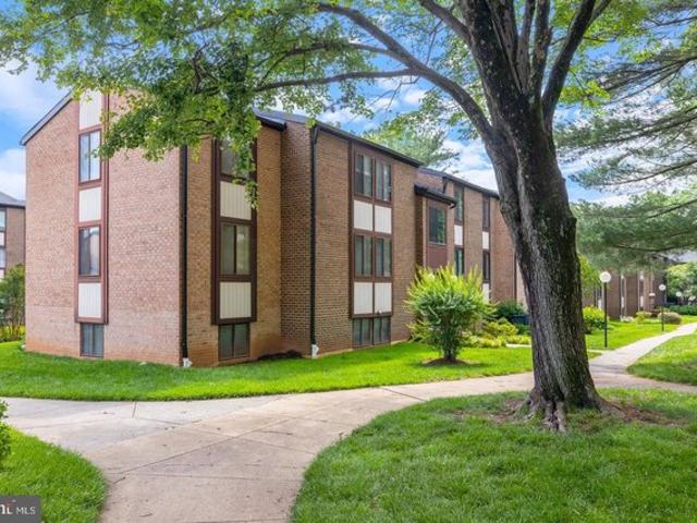 9731 Kings Crown Ct Apt 201, Fairfax, VA 22031
