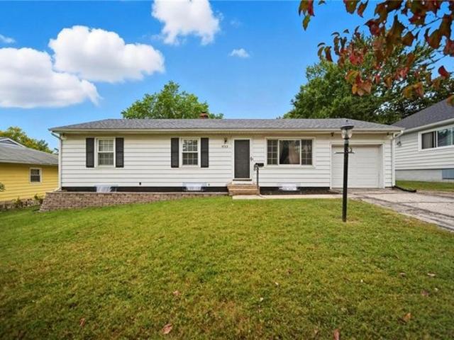 9733 E 27th St S, Independence, MO 64052