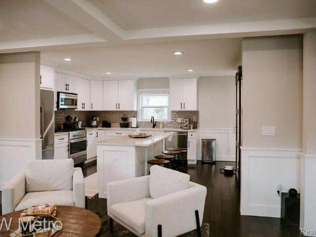 973 ALLEN Drive