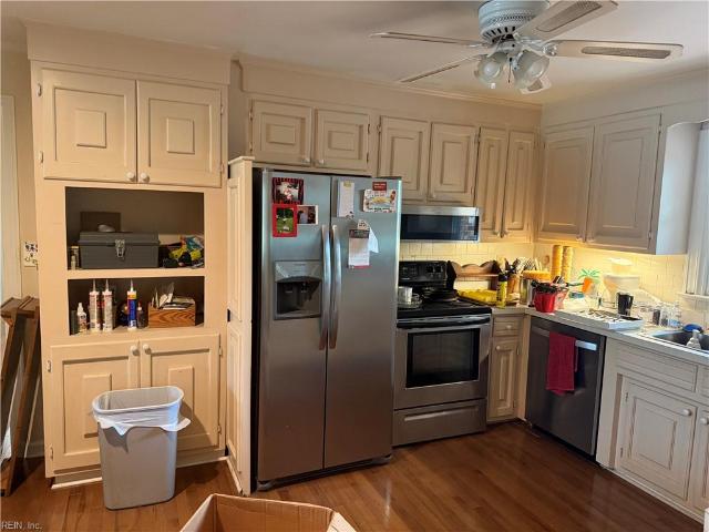 973 Larkaway CT