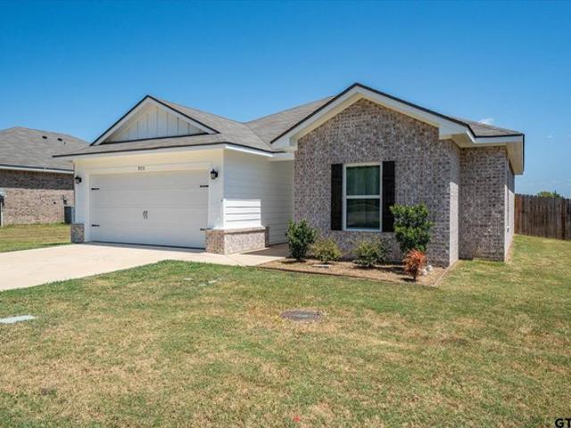 973 Martin St, Chandler, TX 75758