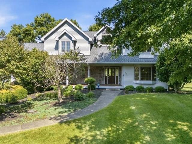 973 Windsor Dr, Mineralwells, WV 26150