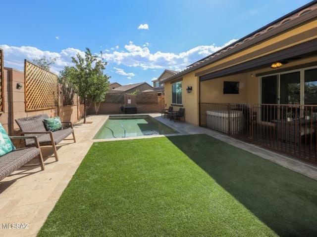 9745 S Desert Flint Dr, Tucson, AZ 85747