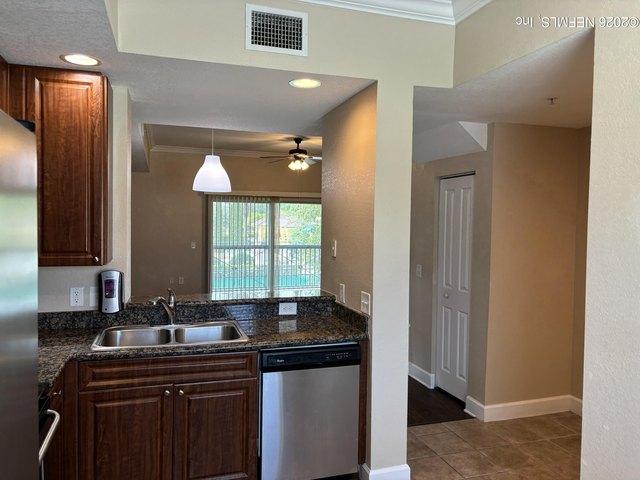 9745 Touchton Rd Unit 2024, Jacksonville, FL 32246