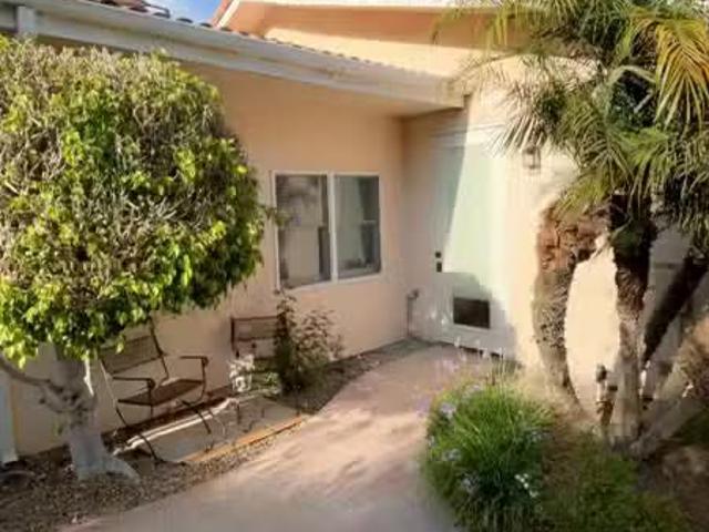 9747 Canyon Country Ln #B, Escondido, CA 92026
