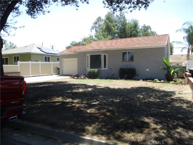9748 Belmont