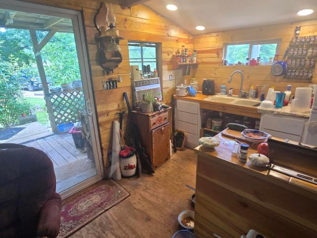 9748 County Road 3100