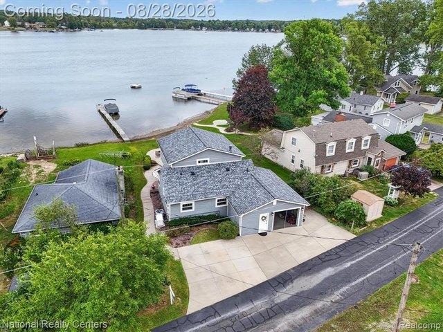 9749 Beverly Dr, Hamburg Township, MI 48169