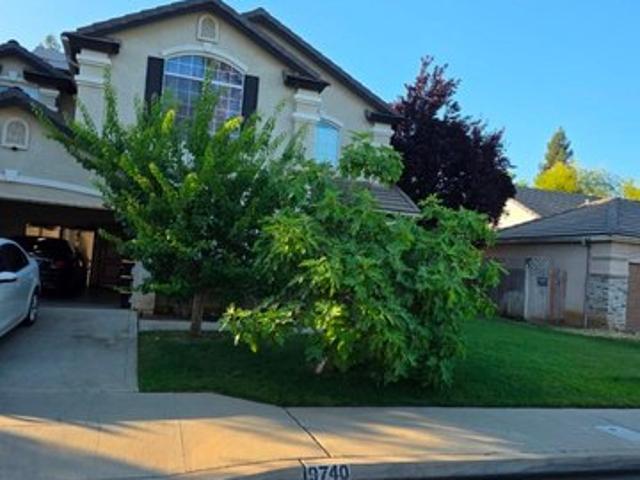 9740 N Whitney Ave, Fresno, CA 93720
