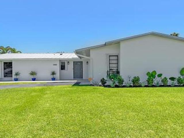 9740 Bel Aire Dr, Cutler Bay, FL 33157