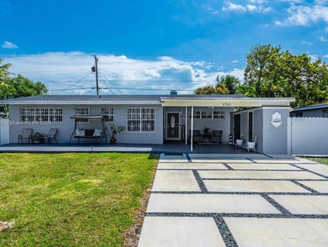 9740 Dominican Dr, Cutler Bay, FL 33189