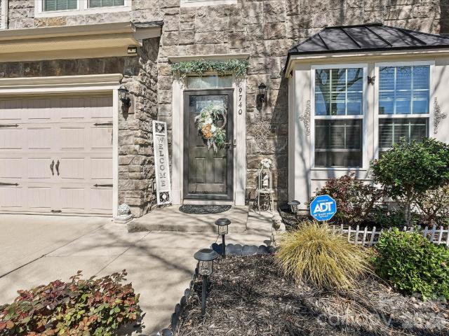 9740 Springholm Dr, Charlotte, NC 28278 | MLS #4356