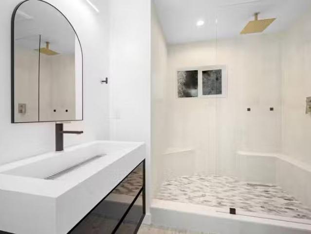 9741 Oak Bend Dr Houses in Tujunga, CA