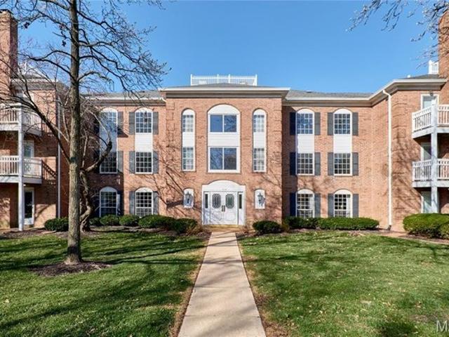 974 Claytonbrook Dr Apt 1A, Ballwin, MO 63011