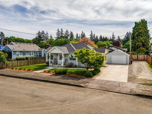 974 Dale St, Woodland, WA 98674