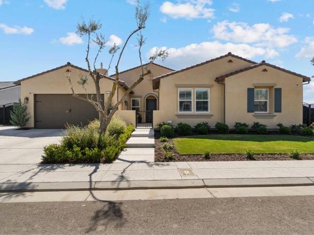 974 Ridgeline Rd W, Madera, CA 93636
