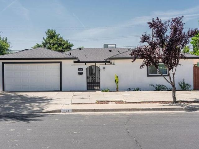 974 W Fairmont Ave, Clovis, CA 93612