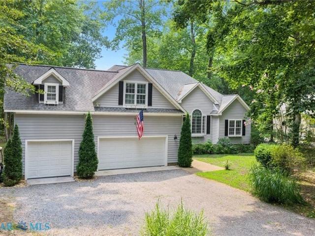 974 Wilton Coves Dr, Hartfield, VA 23071