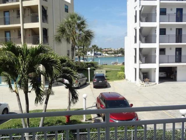 9755 Harrell Ave #106, Treasure Island, FL 33706