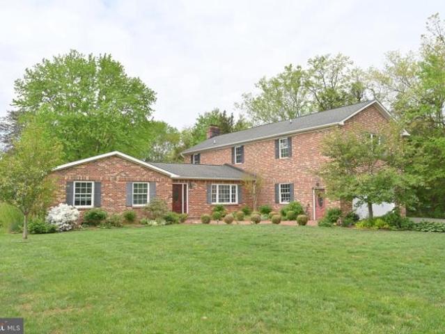 9757 Moor Green Dr, Manassas, VA 20112