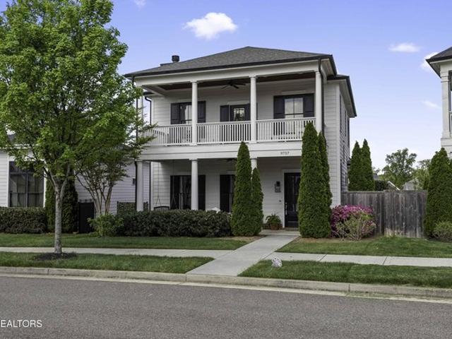9757 Clingmans Dome Dr, Knoxville, TN 37922