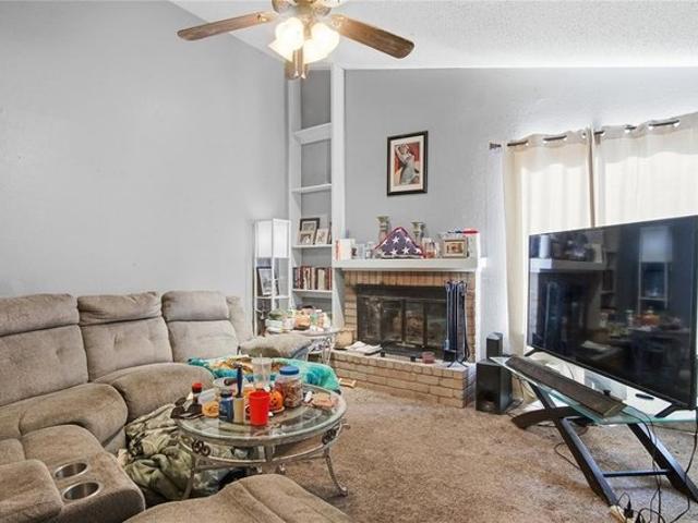 9757 Hefner Village Blvd, Oklahoma City, OK 73162