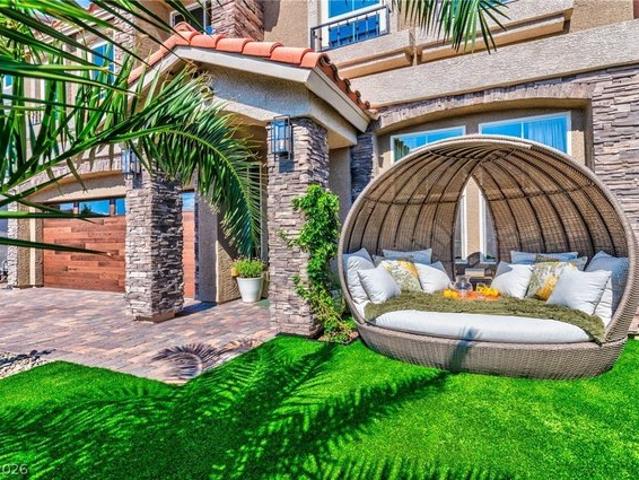 9758 Hawk Crest St, Las Vegas, NV 89141