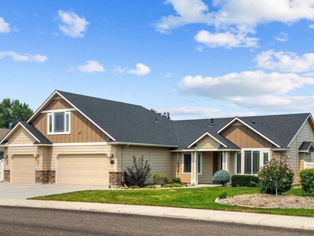 9758 W Penhurst Dr, Star, ID 83669