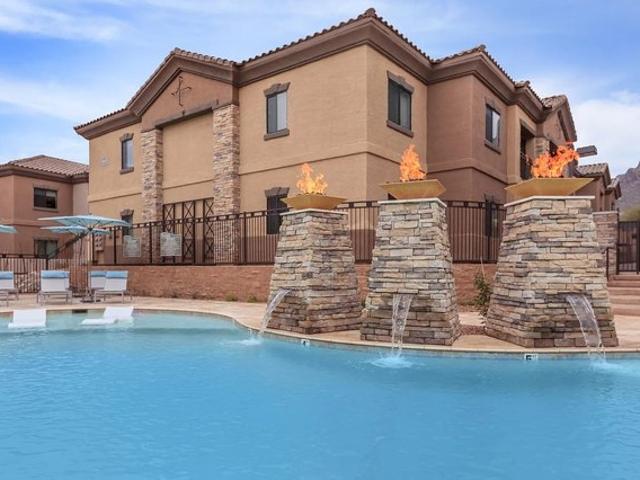 9750 N Oracle Rd, Oro Valley, AZ 85704
