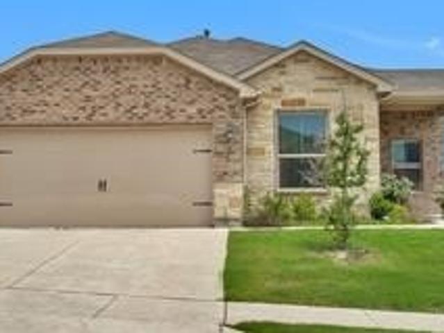 9752 New Bern Dr, Fort Worth, TX 76108