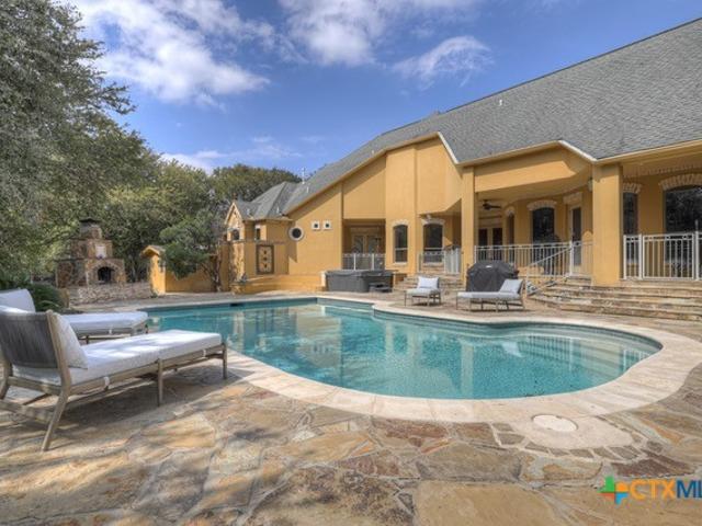 9752 Trophy Oaks Dr, San Antonio, TX 78266 | MLS #606441