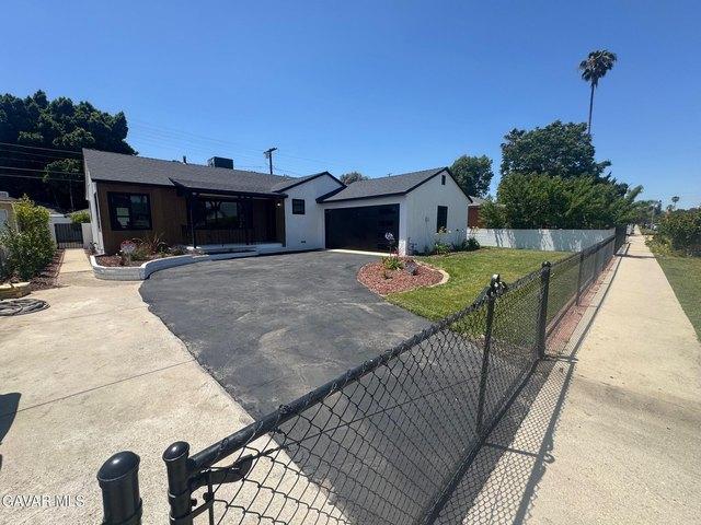 9753 Mercedes Ave, Arleta, CA 91331