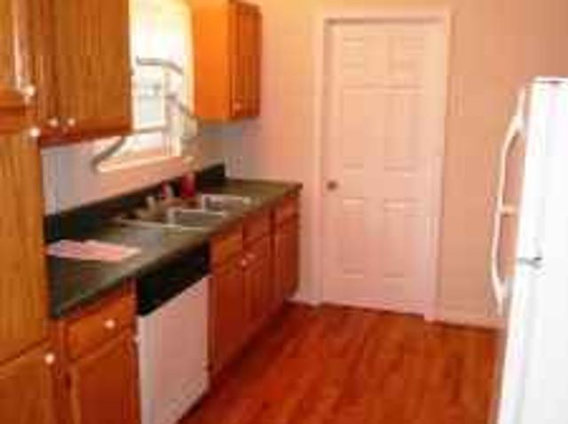 $975 / 3br Very nice 3 bdrm 2 bath house on private wooded lot Lake Monticello