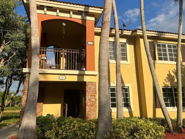975 34th Ave NE #101, Homestead, FL 33033