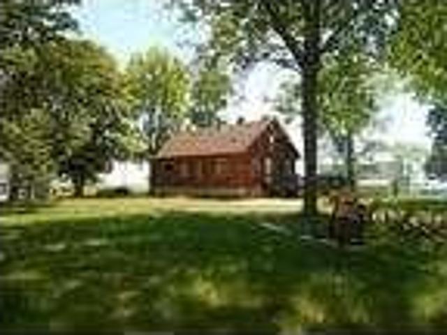 $975 / 4br 1700ftÂ² 4BR 2BA Home w/Views of Lake MI, 46 minutes from Lambeau