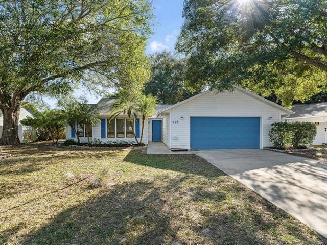 975 4th Ln, Vero Beach, FL 32962