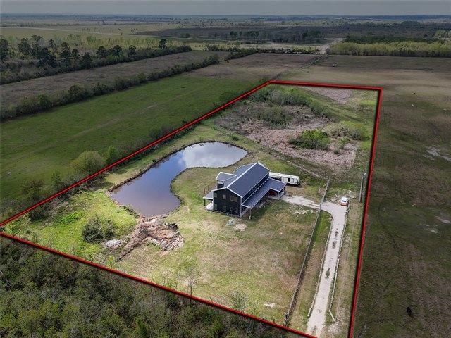 975 County Road 182, Liberty, TX 77575