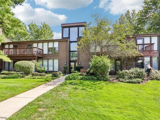 975 Canyon View Rd Apt 107, Sagamore Hills, OH 44067