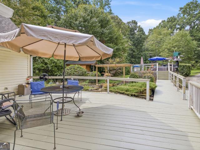 975 Chattahoochee Way