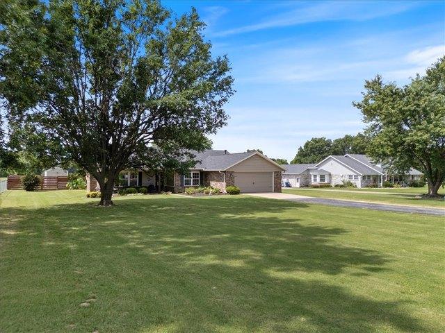 975 Elm Springs Rd, Elm Springs, AR 72728