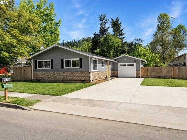 975 Evergreen Dr, Creswell, OR 97426