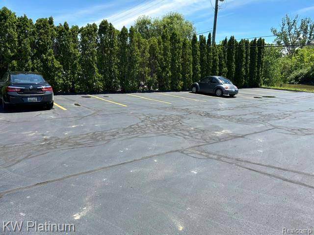 975 Fred W Moore Highway