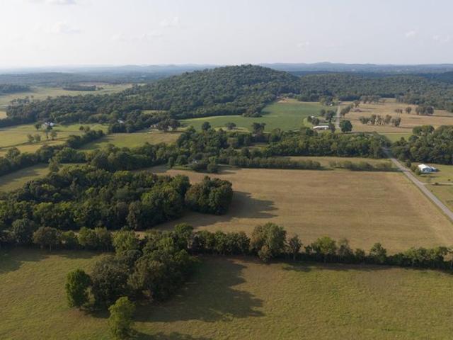 975 Haunt Hollow Rd, Unionville, TN 37180