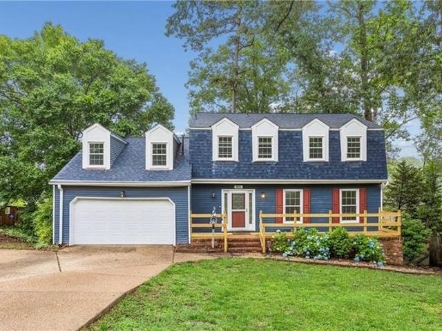 975 Lacon Dr, Newport News, VA 23608