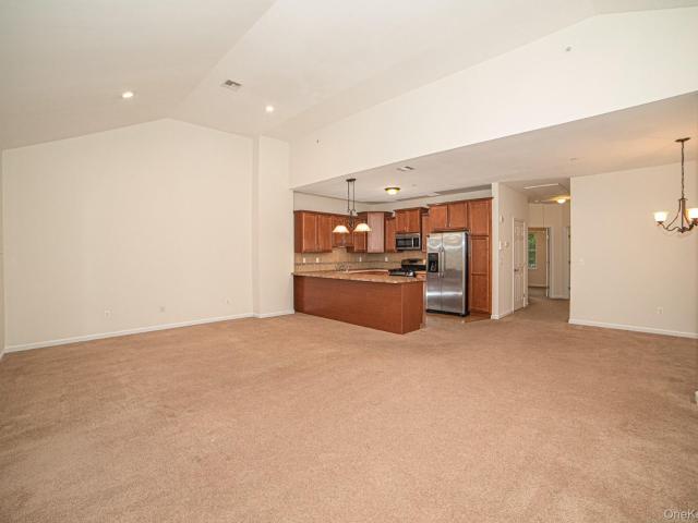 975 Main Street 13
