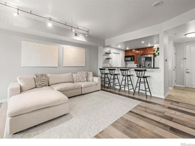 975 N Lincoln Street # 11H