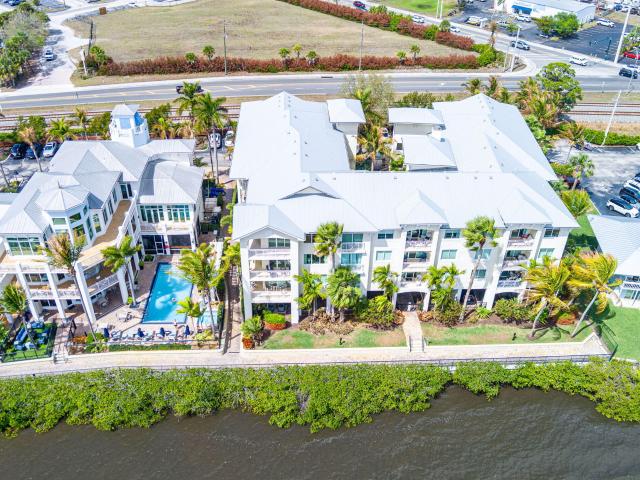 975 NW Flagler Ave, Unit 302, Stuart, FL 34994 | MLS #R11169